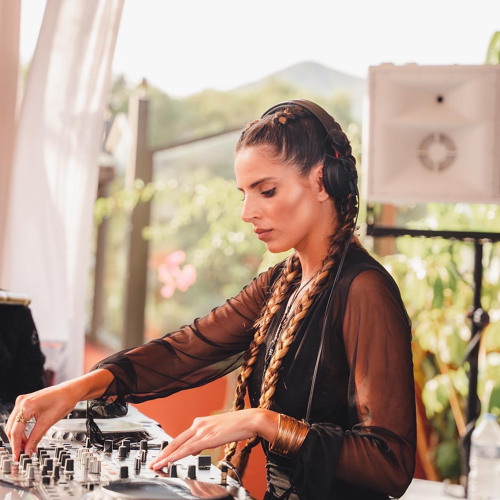 Nadia Boulif, la famosa DJ que estudió en el IES Santa Cristina de Lena ...
